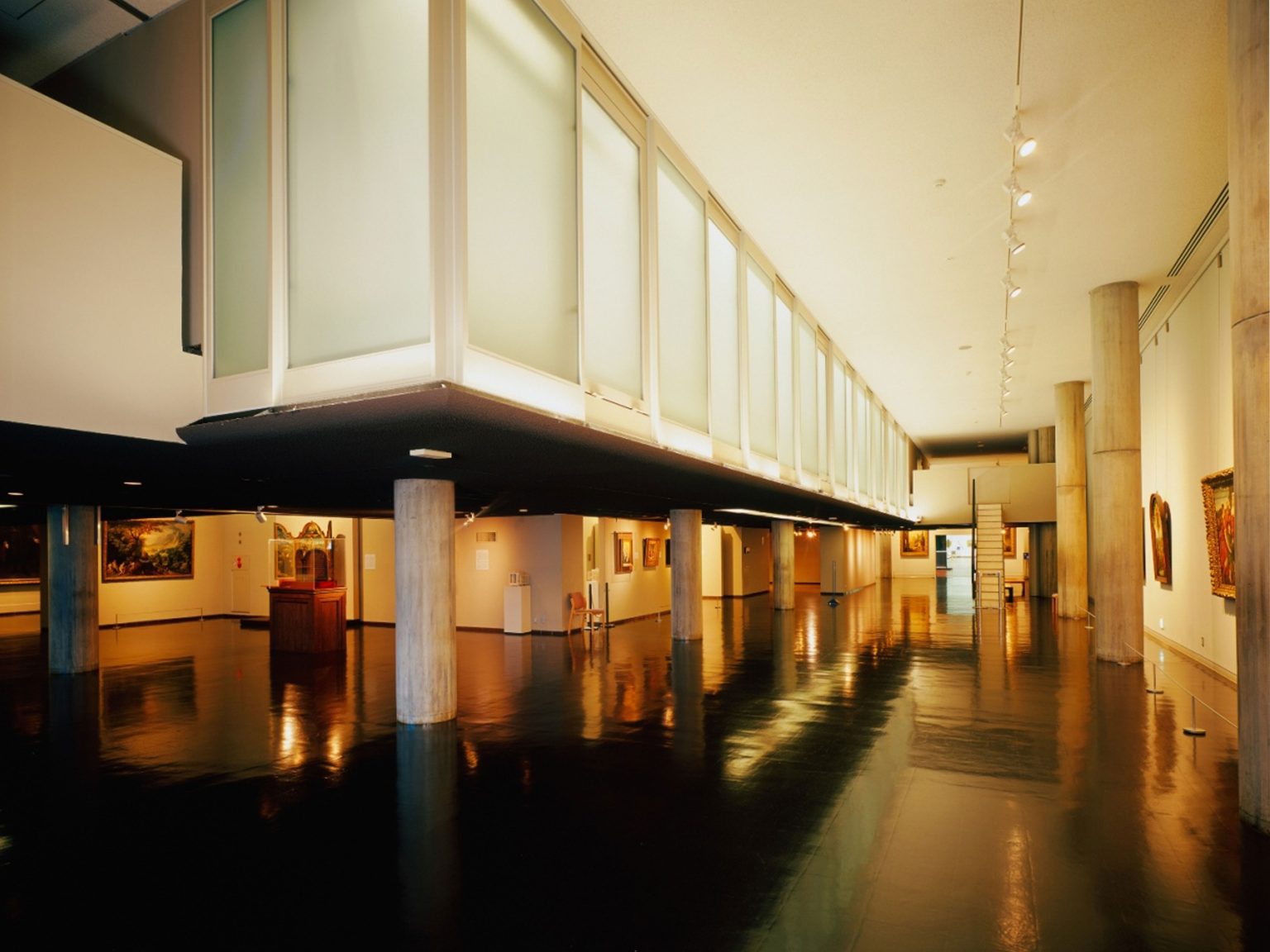 Arakawa - Museum Hanging Systems